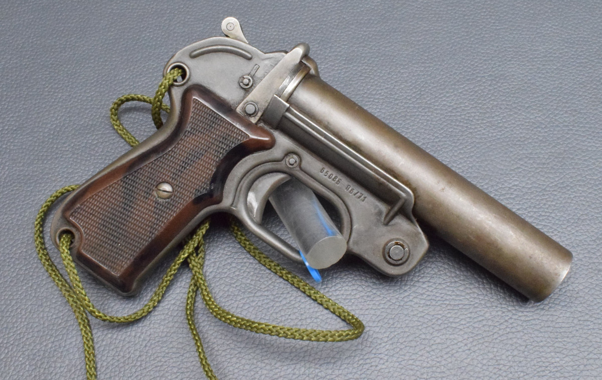 Diana Leucht/Signalpistole Kaliber 4 mit BW Bereitschaftstasche - eGun