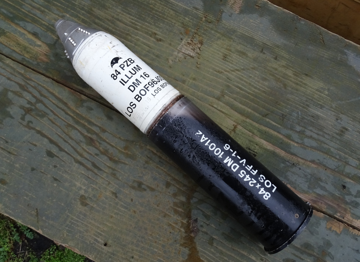 für PANZERFAUST 84 . DM 16- DEUTSCHE MUNITION * Patrone mit ...